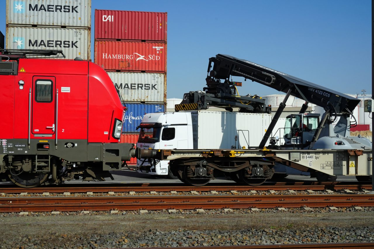 Rail freight: Reliable mass transport | DB International Operations